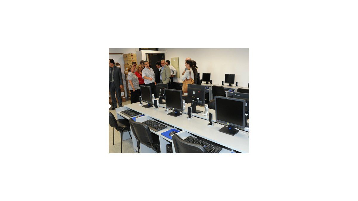 UTU inauguró la Escuela Superior de Informática del Buceo