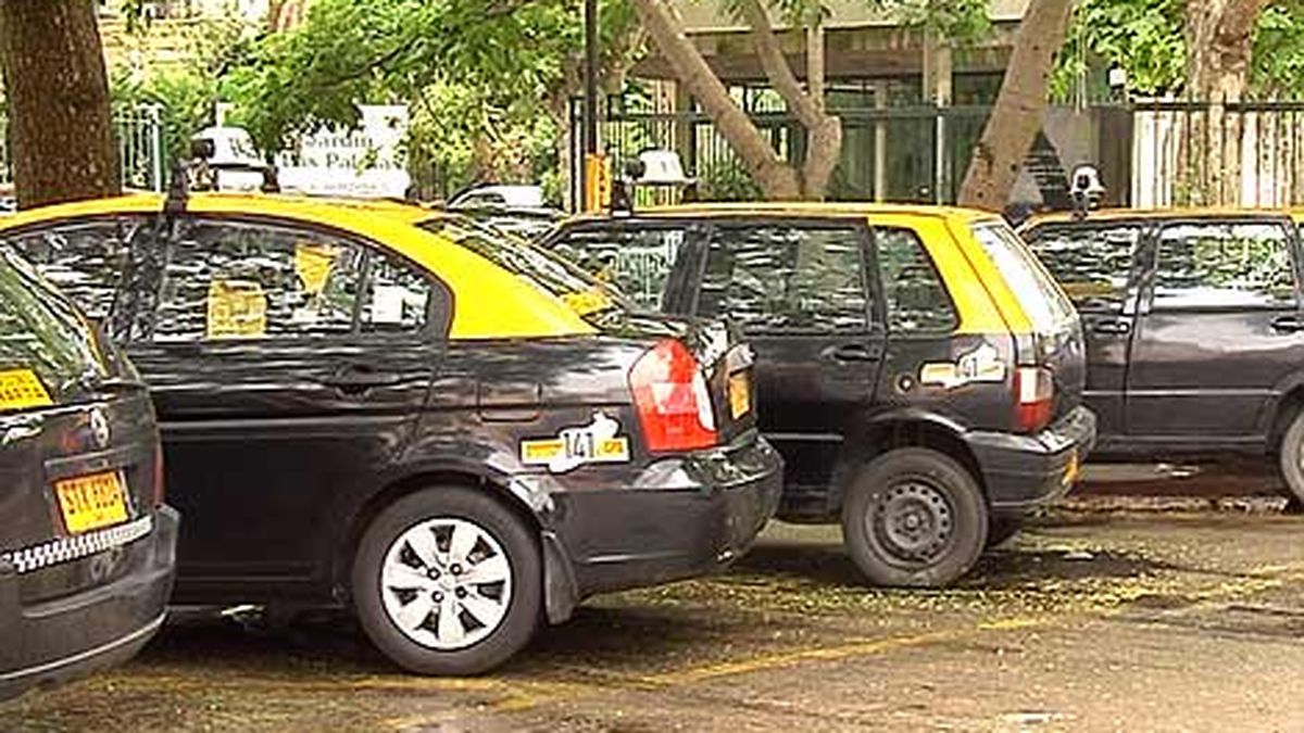 ¿Por qué es tan difícil encontrar un taxi en Montevideo?