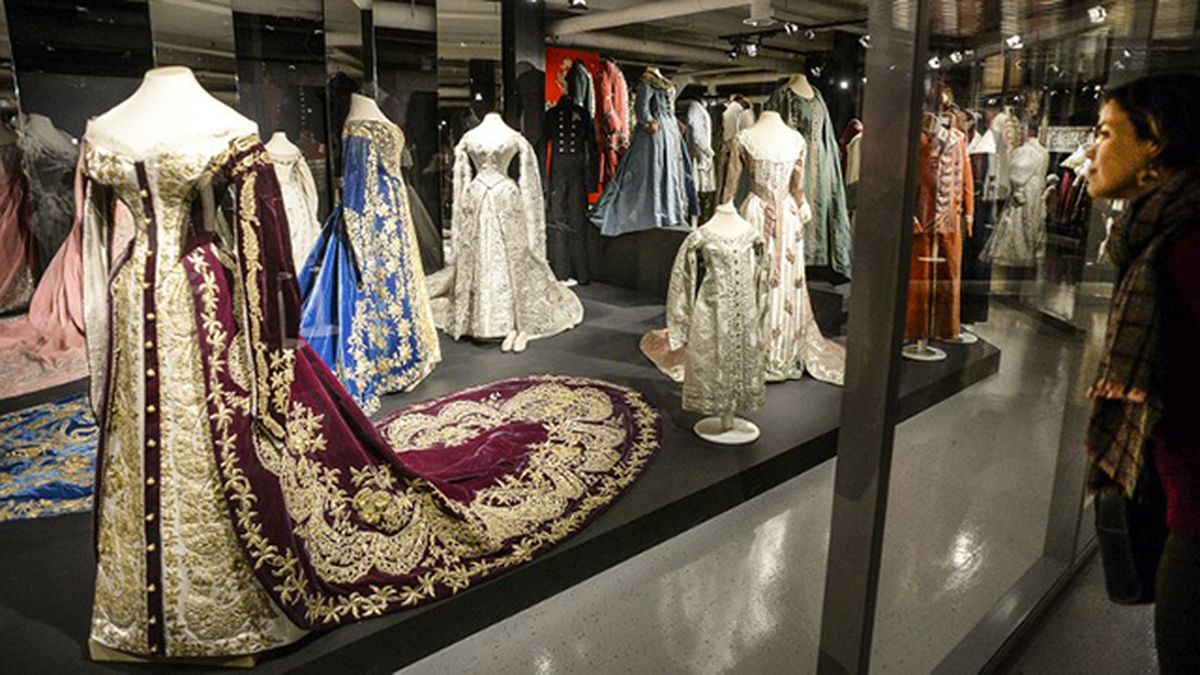 Exclusiva colección de ropajes de los zares rusos ve la luz en el Hermitage