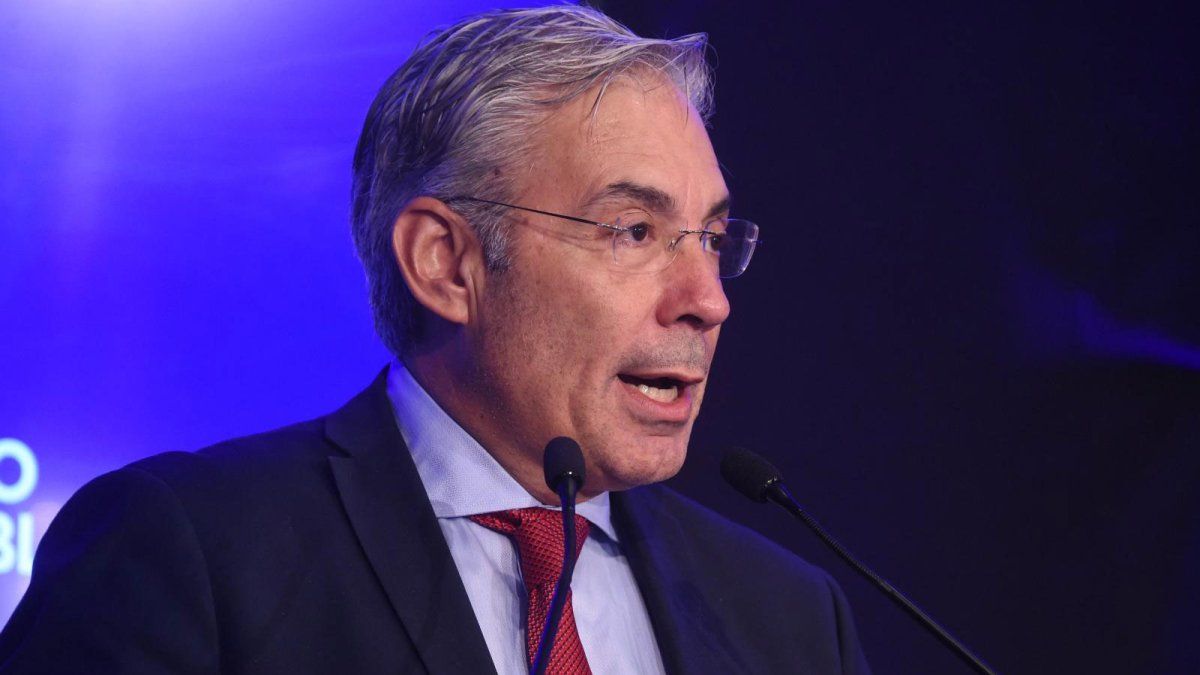 Robert Silva y el batllismo: la biografía del expresidente de la ANEP