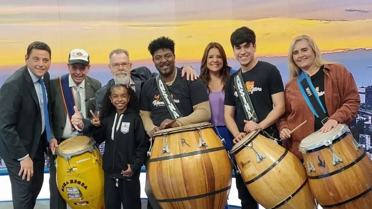 Nubel Cisneros e integrantes del Taller de Candombe Ansina Ancestral ...