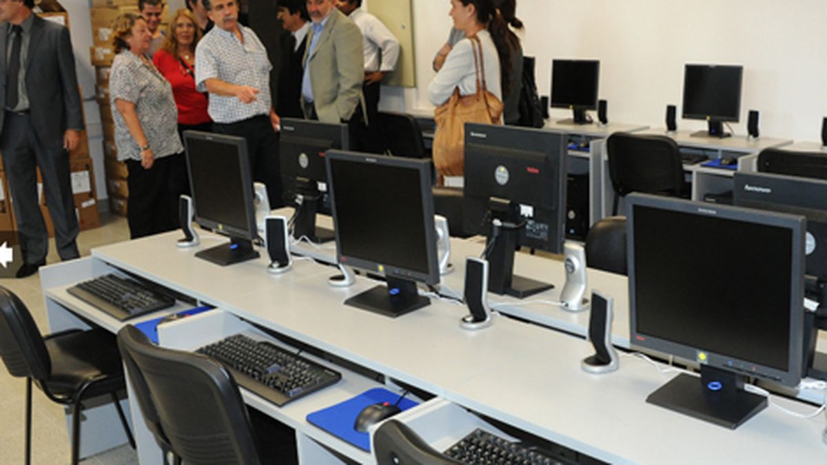 UTU inauguró la Escuela Superior de Informática del Buceo