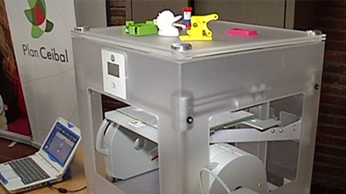 Plan Ceibal comenzó a distribuir impresoras 3D en liceos y UTU