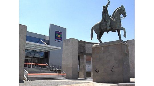 Tres Cruces inaugura obras en shopping y estacionamiento