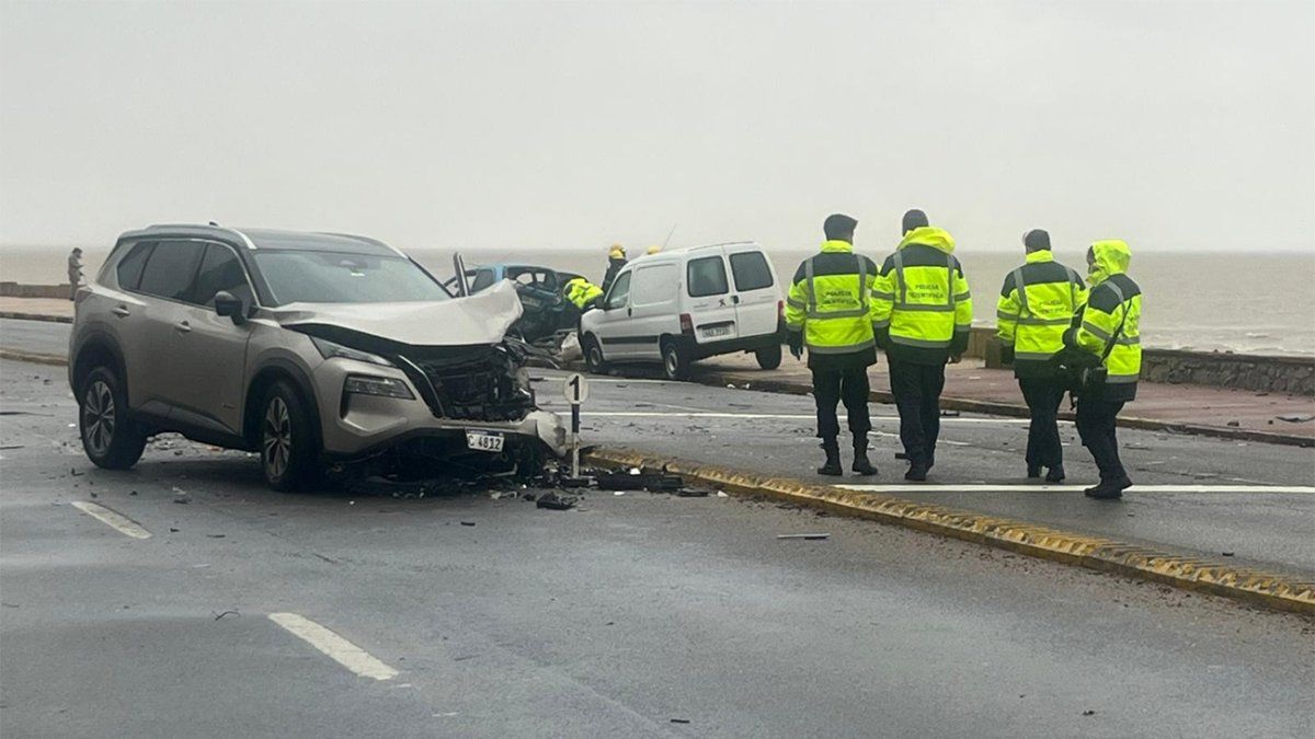 Una mujer de 45 años murió en un choque frontal en la rambla a la ...
