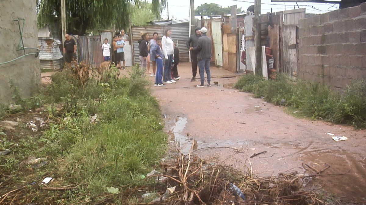 Cuando llueve es un caos: 30 familias piden obra de saneamiento en ...