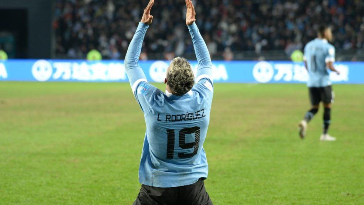 Reviví el gol de Uruguay en el relato de Roberto Moar y el festejo en ...