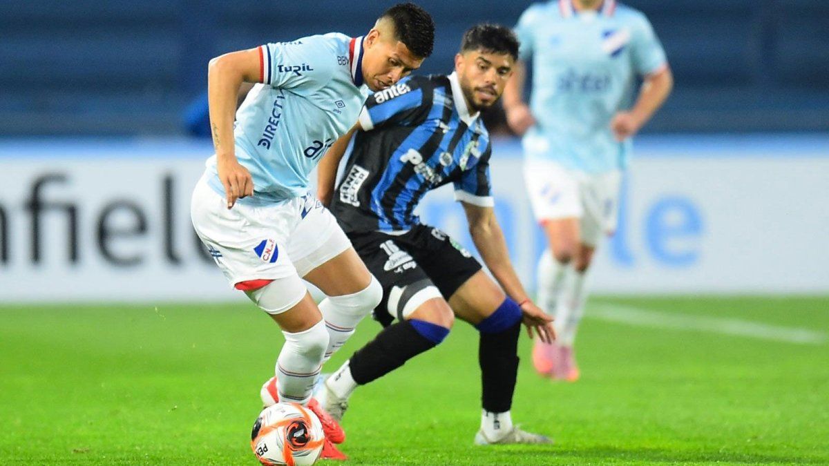 Nacional le ganó 3-1 a Liverpool en el Gran Parque Central por la 8ª ...