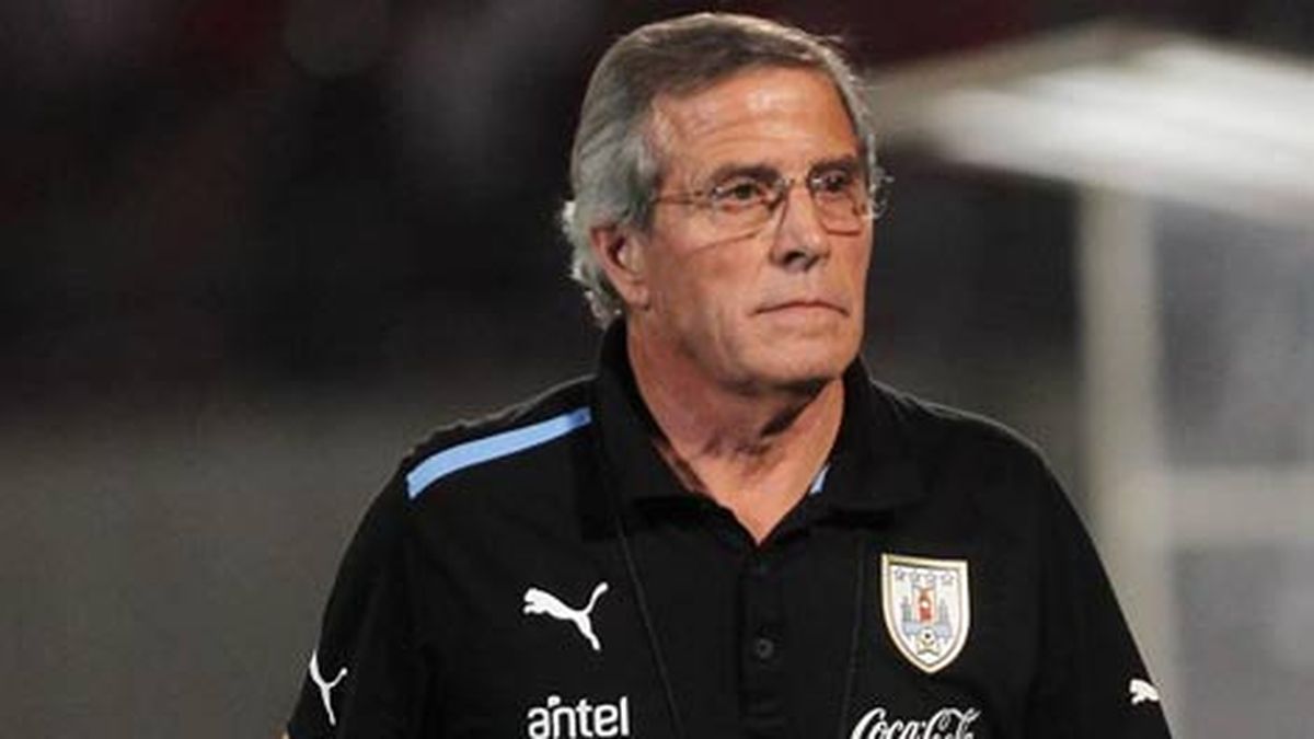 El maestro Tabárez fue operado en forma exitosa