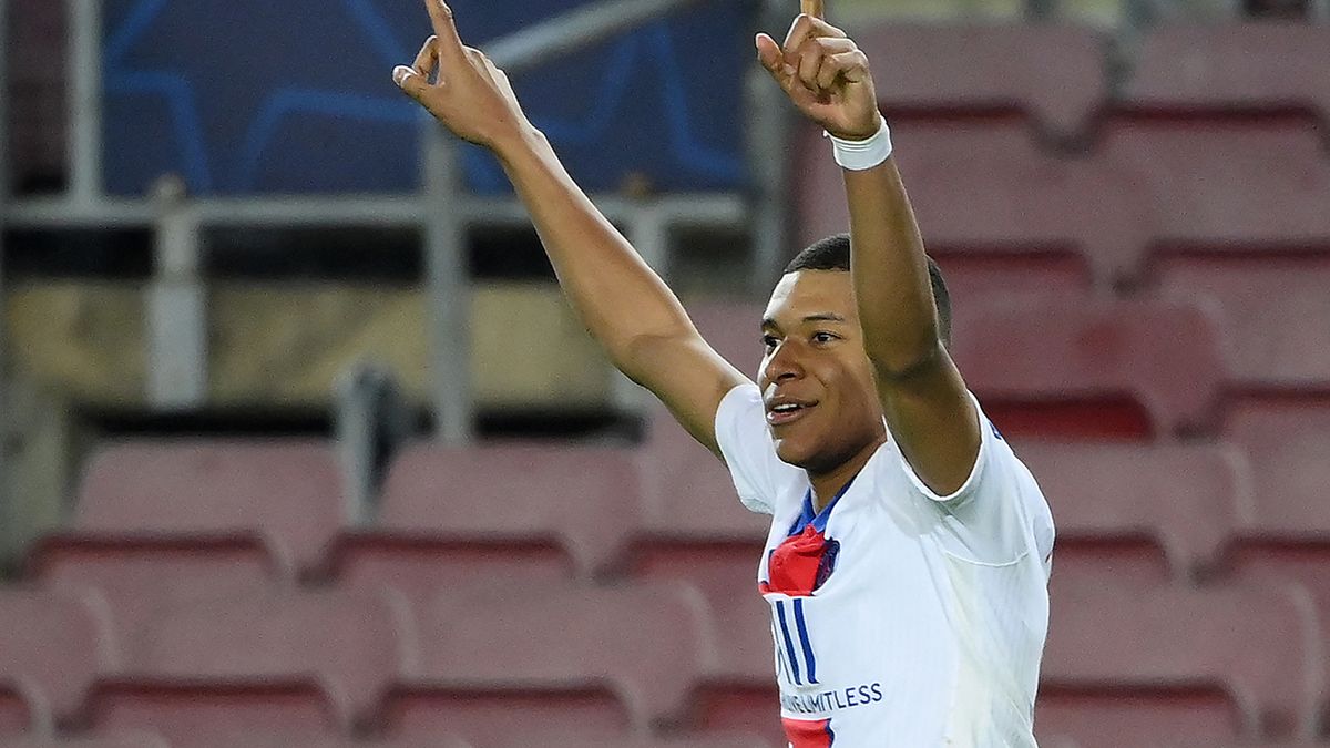 Mbappé marcó un triplete frente al Barça y acercó al PSG a cuartos de ...