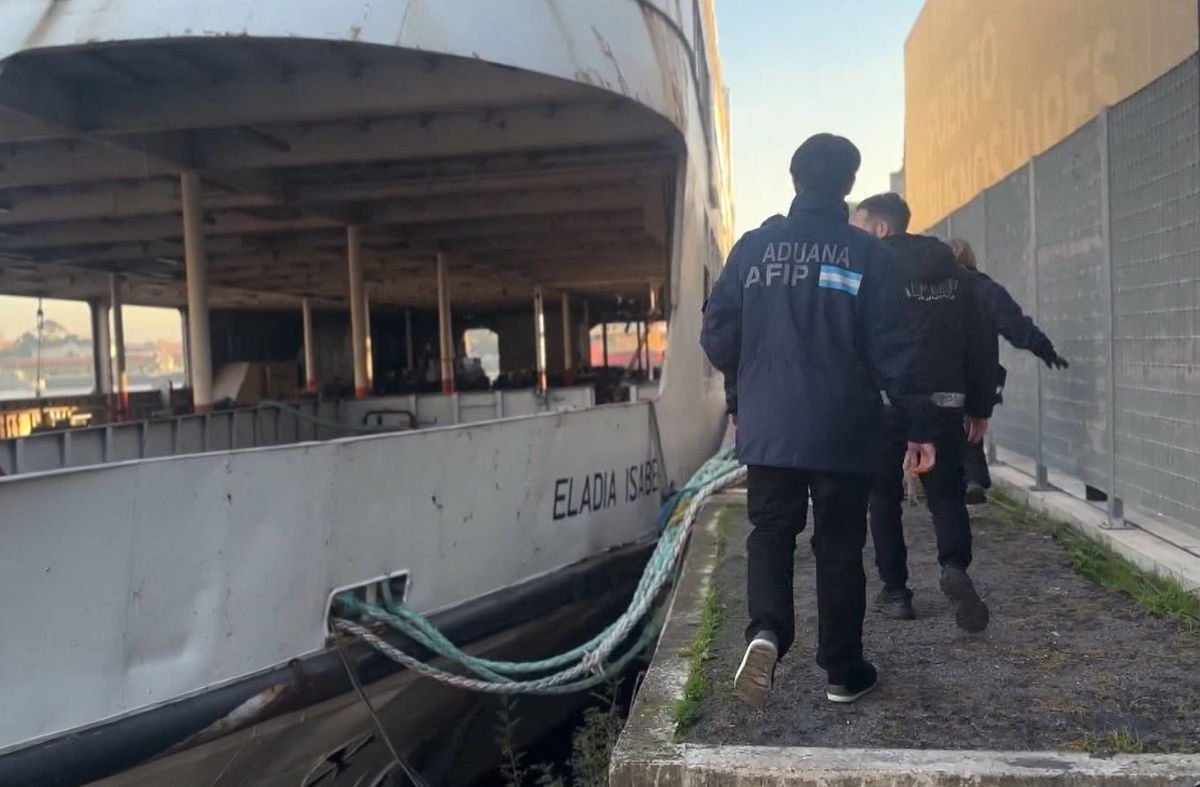 Buque Eladia Isabel partió en su último viaje hacia Turquía, donde será ...