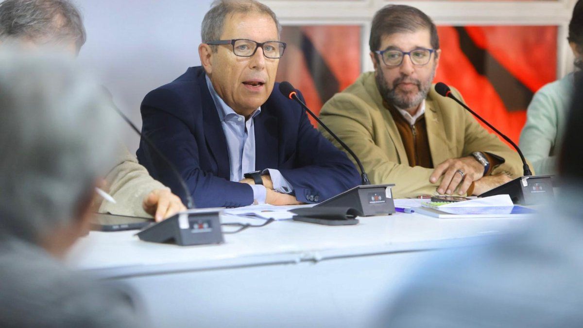 Oddone responde a la oposición: La discusión sobre incrementar ...