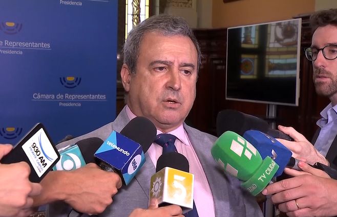 Lacalle Pou llamó por teléfono al senador Raúl Lozano y lo confirmó ...