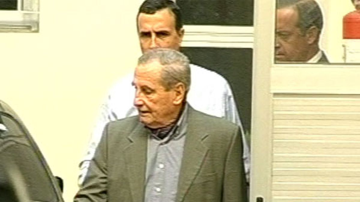 Gregorio Álvarez será sometido a un Tribunal de Honor de las FFAA