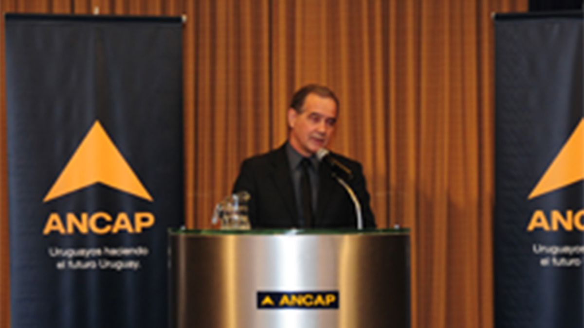 Removieron a ocho gerentes de Ancap, entre ellos el expresidente José coya