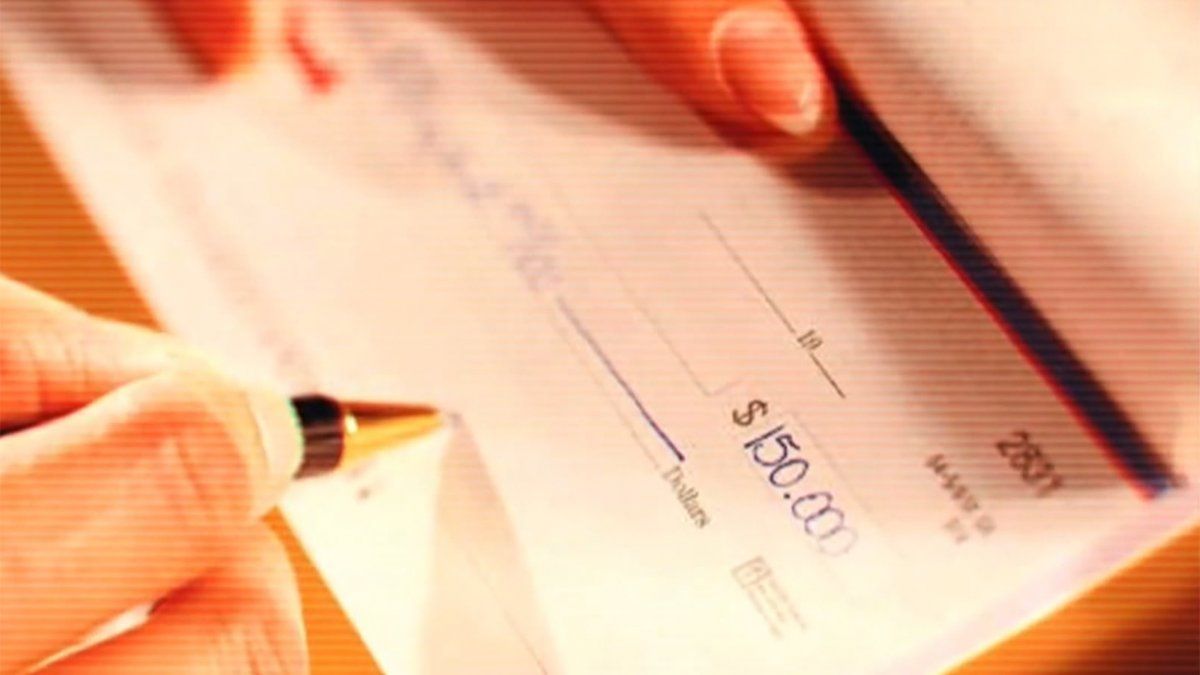 Estafó a más de 65 personas por $11 millones con pago de impuestos con ...