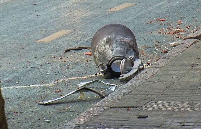 Un trabajador herido tras una explosión en el Centro; una pieza de un ...