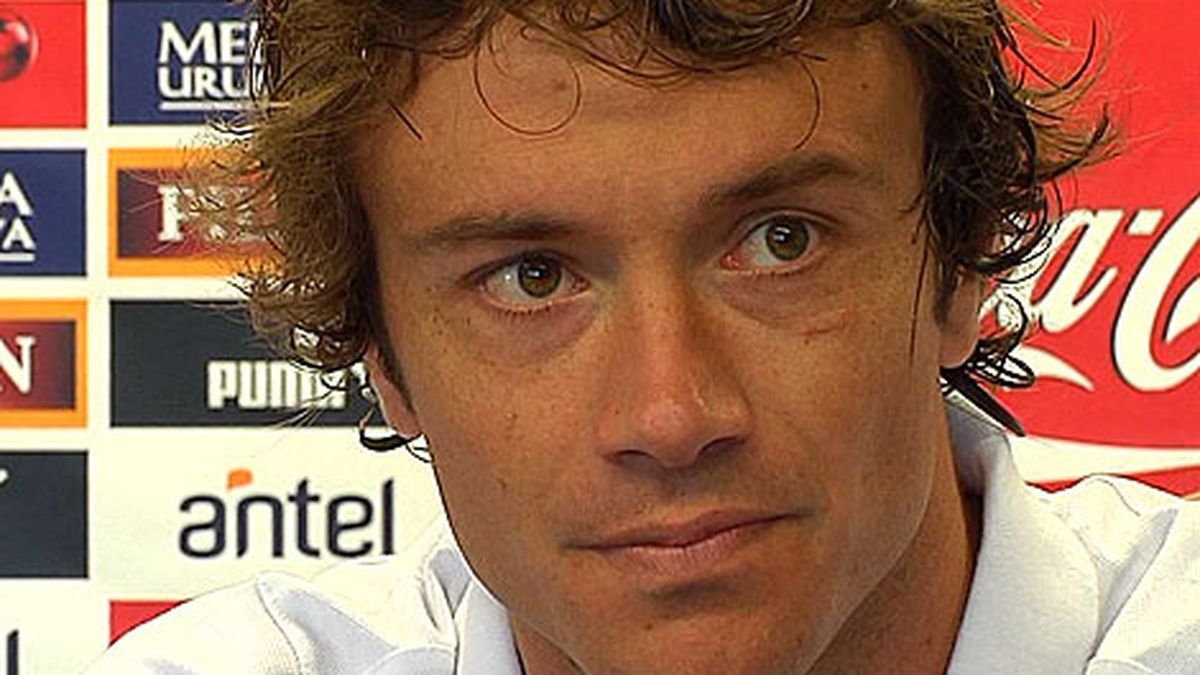 Para Diego Lugano Forlán es insustituible