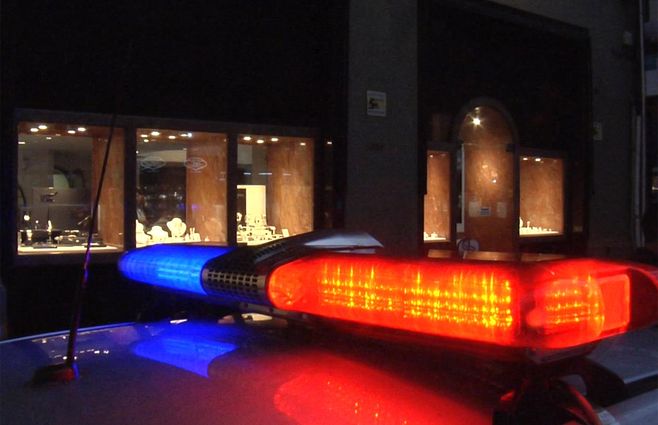 Rapiñó una joyería y se dio a la fuga en ómnibus; fue detenido Rapiñó una joyería y se dio a la fuga en ómnibus; fue detenido