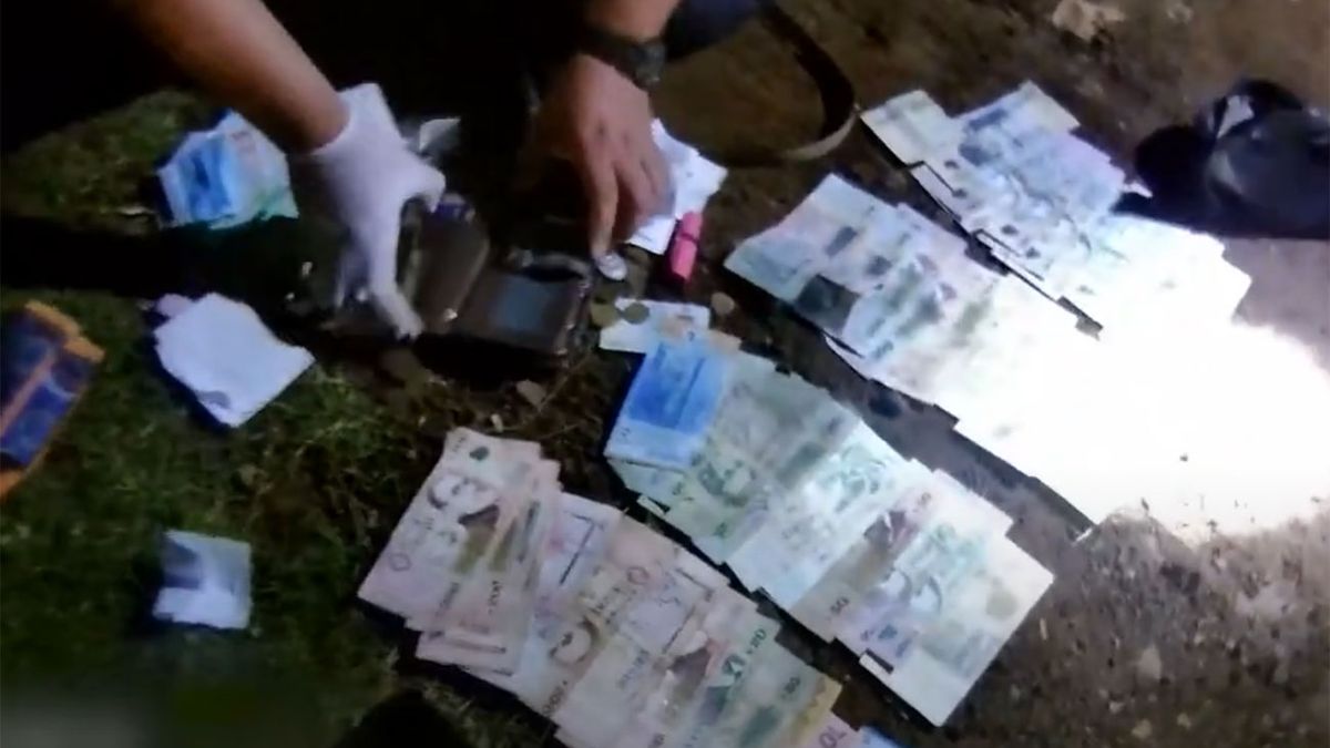 Viajaban en auto y a través de la ventana le vendía droga a los ...