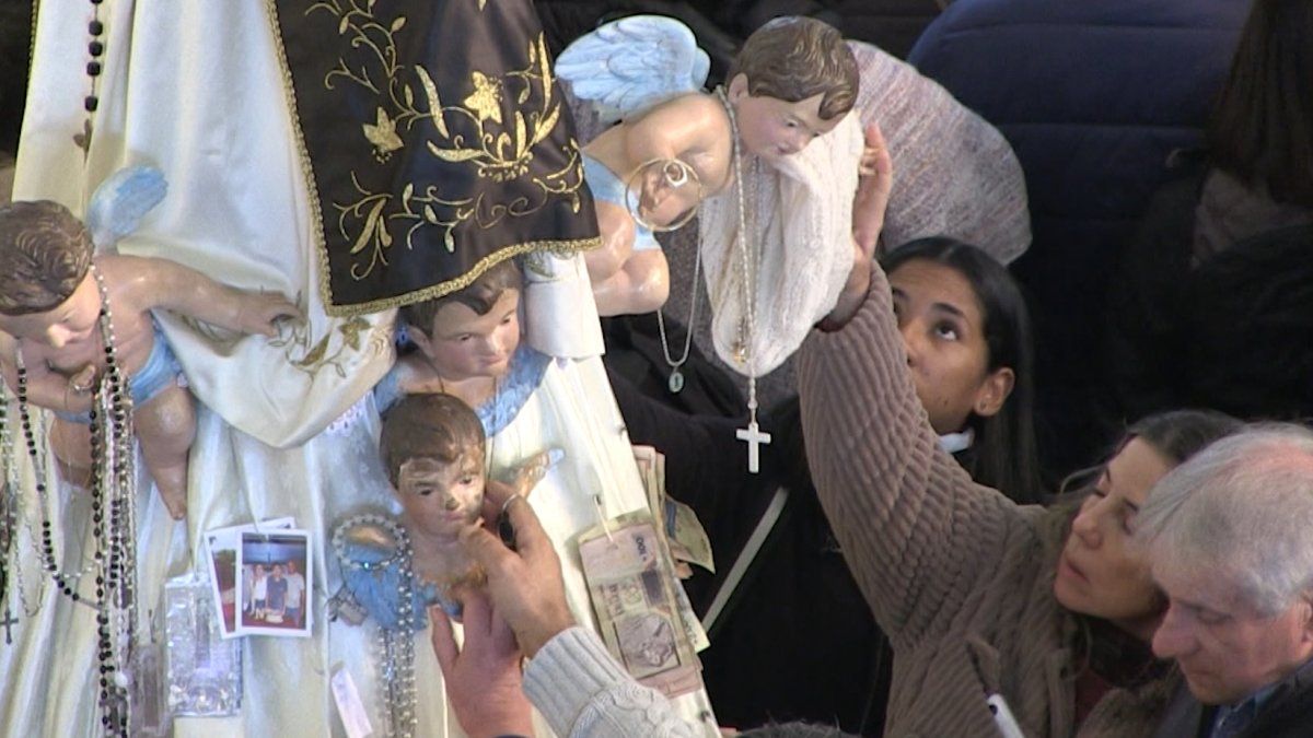 Florida: una nueva procesión multitudinaria a 140 años de la llegada de ...