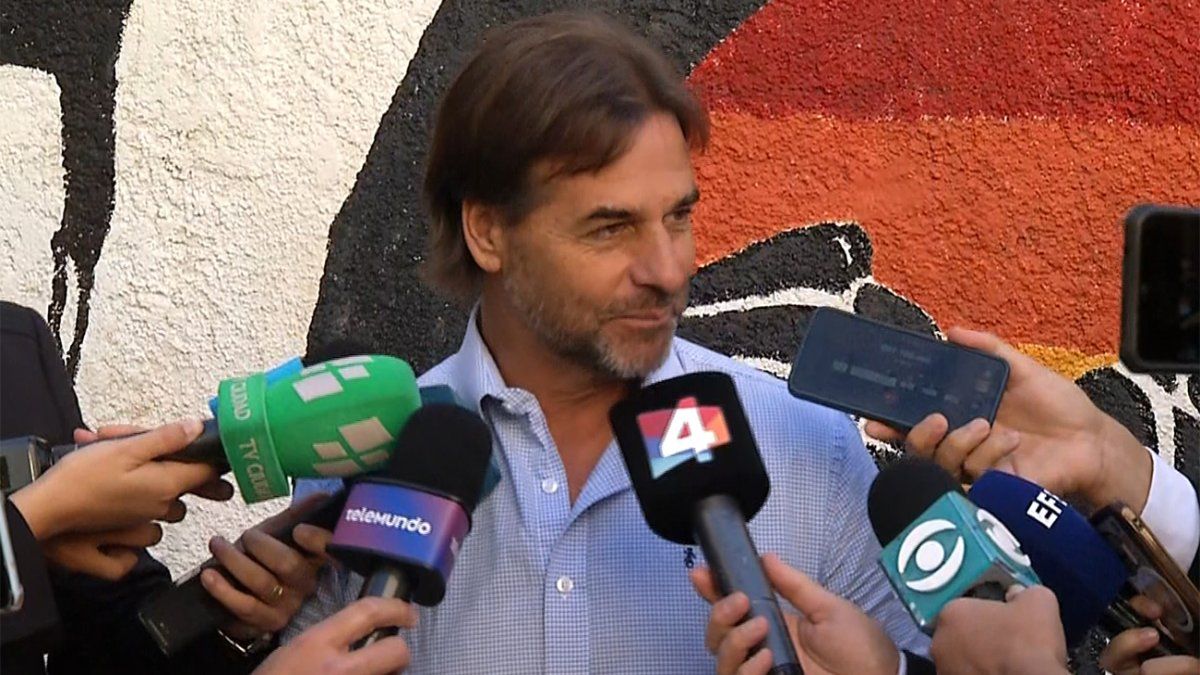 Lacalle Pou sufragó en Canelones: Me encanta votar, para mí todos los ...