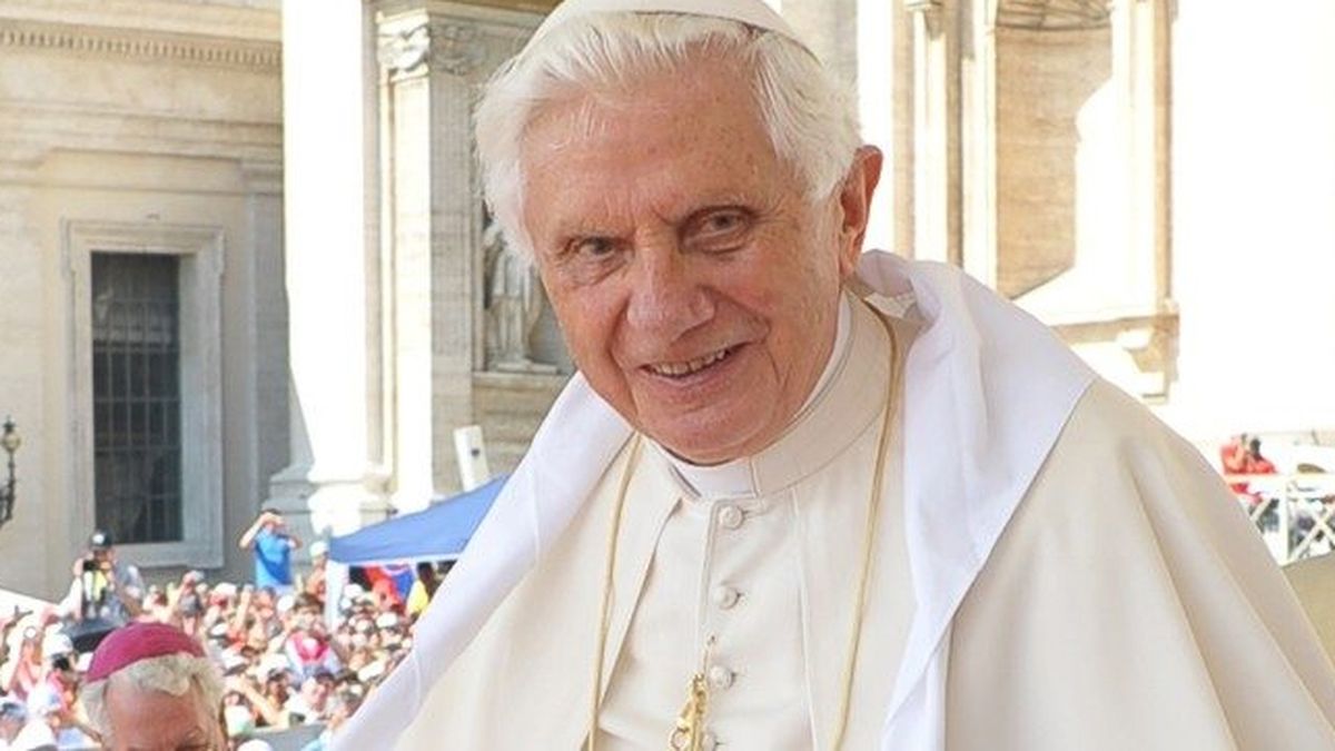 El papa Francisco presidirá el 5 de enero el funeral de Benedicto XVI