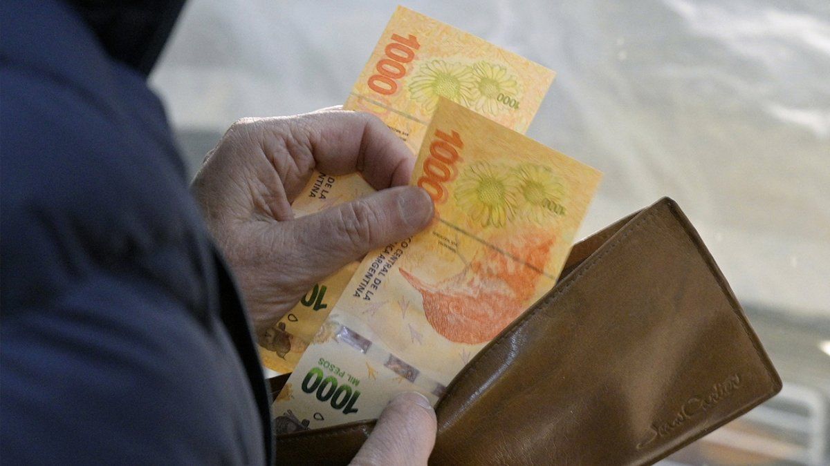 Dólar Blue En Argentina Alcanzó Un Nuevo Récord Y Cerró A 495 Pesos